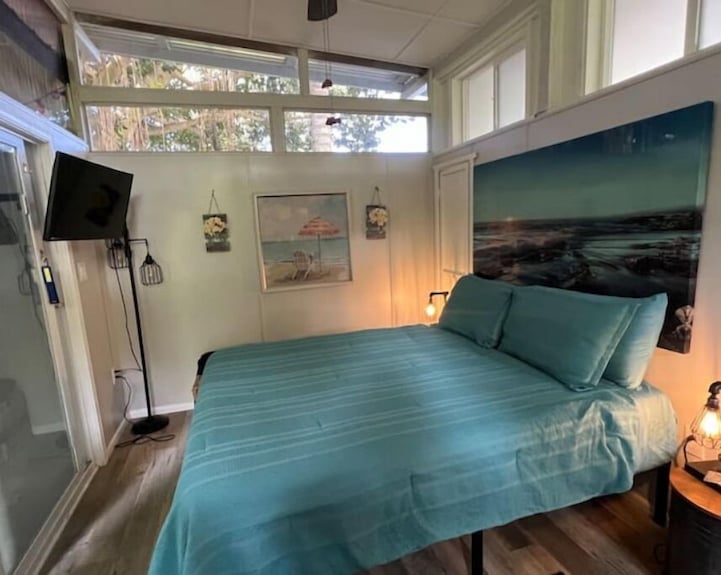 Banyan Bungalow Nestled In The Jungle -- Ta-154-746-2656-01 - Hawaii