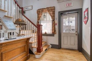 Smart TV de 32 polegadas com canais digitais, Netflix 