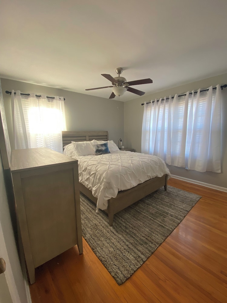 Cozy Springtime Getaway - Your Birmingham Home Away From Home!!! - Hoover, AL