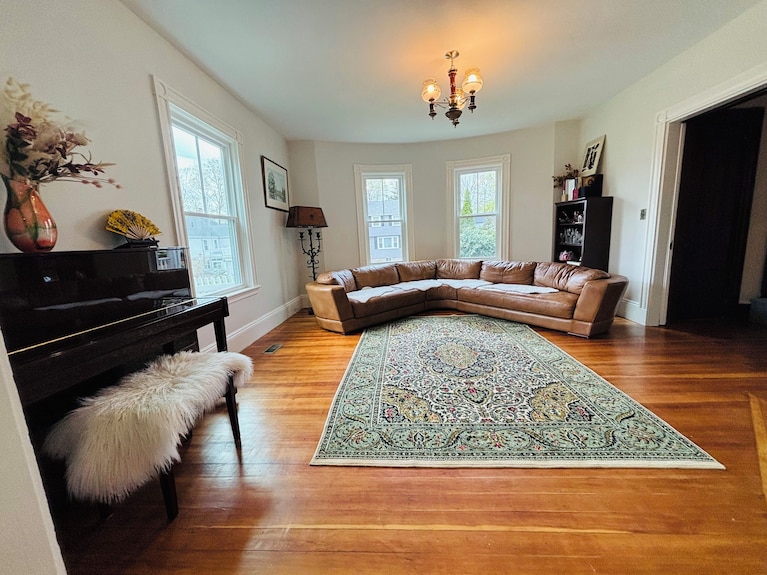 Experience The History Of Boston In The Most Sought After Neighborhood. - Boston, MA