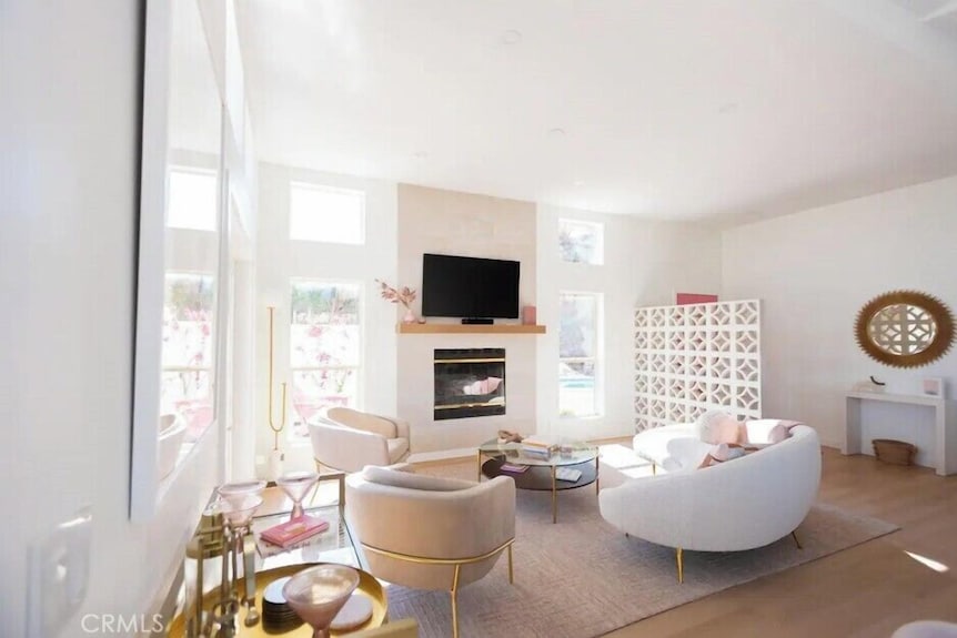 Luxurious Barbie-inspired Palm Springs Villa W/heated Pool - Palm Springs, CA