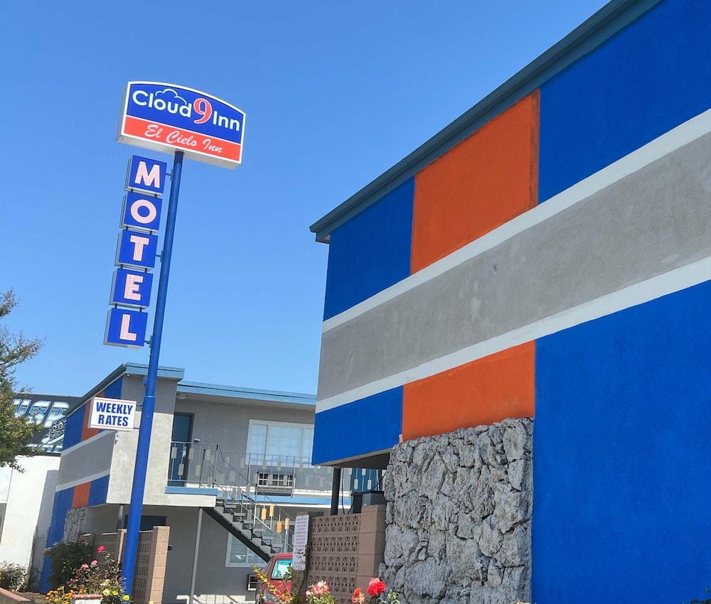 Cloud 9 Inn - El Cielo Inn - Pico Rivera, CA