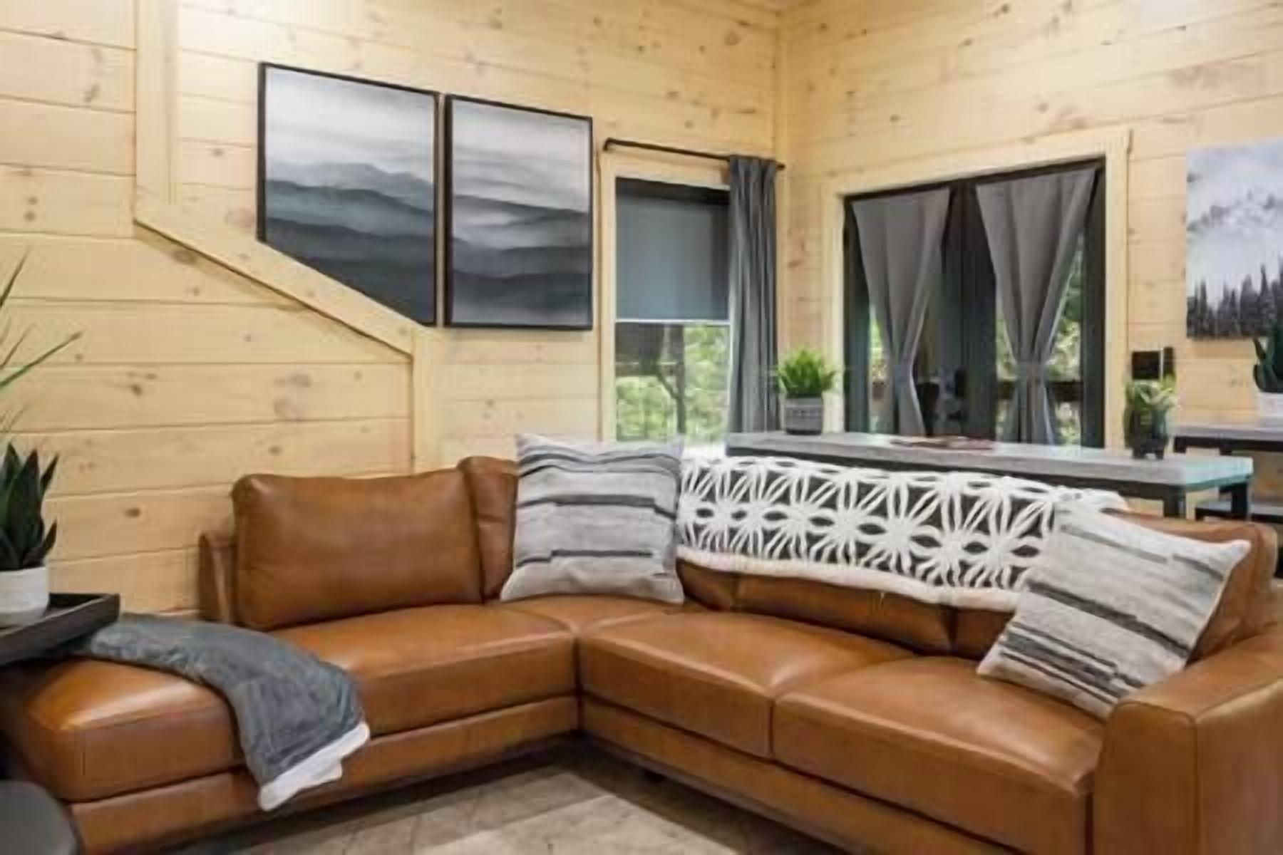 Brand New Cabin W/ Indoor Pool! - Pigeon Forge, TN