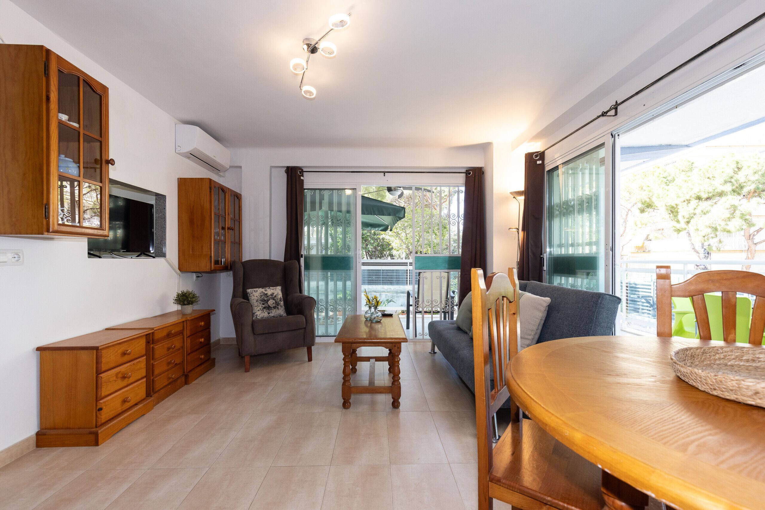 Cosy Apartment Near Beach · Aircon · Uhc La Cumbre 055 - 레우스