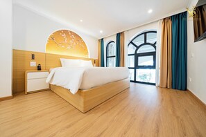 Condo luxo | 1 quarto, escrivaninha, quartos à prova de som