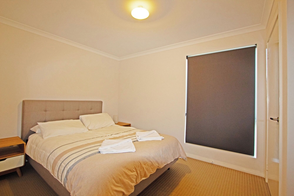 Fair Winds: 4  Br, 2  Ba House In Jurien Bay, Sleeps 8 - Jurien Bay