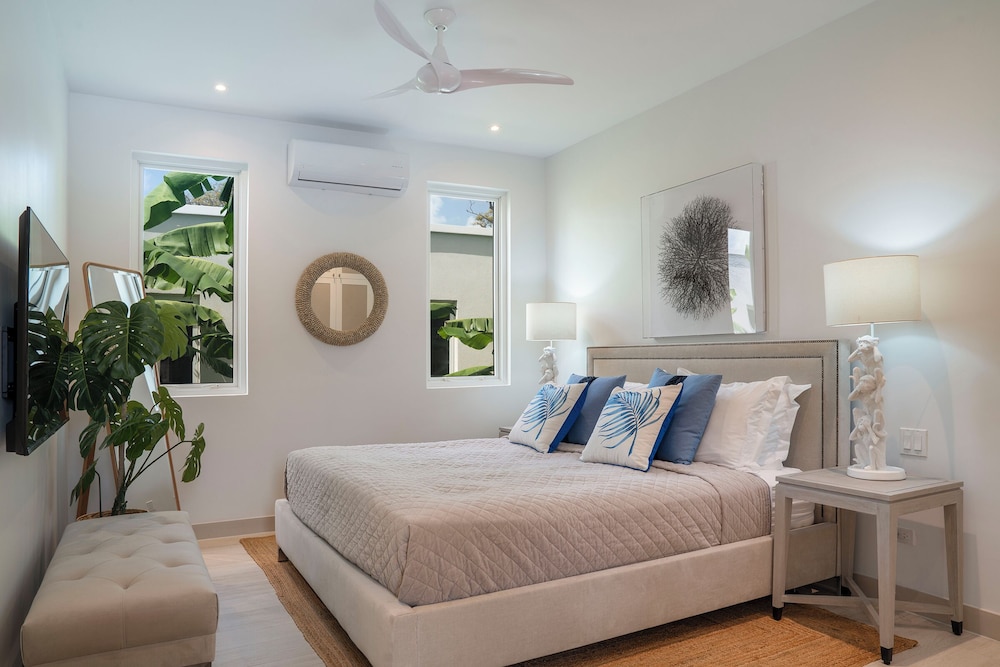The Whitehouse on Mango Drive, a stylish luxury 4 bedroom villa in ...