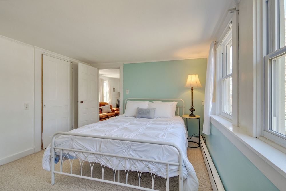 Oakland Apt On Messalonskee Lake W/ Dock Access! - Waterville, ME