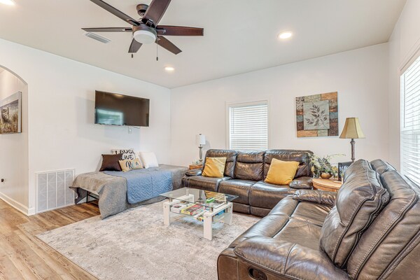 Pensacola Home On 1 Acre W/ Large Yard & Grill! - Pensacola, FL
