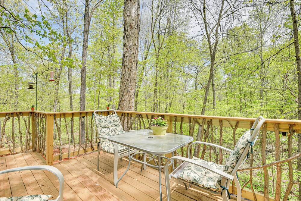 Inviting Des Arc Cabin W/ Fire Pit + Deck! - Clearwater Lake, MO