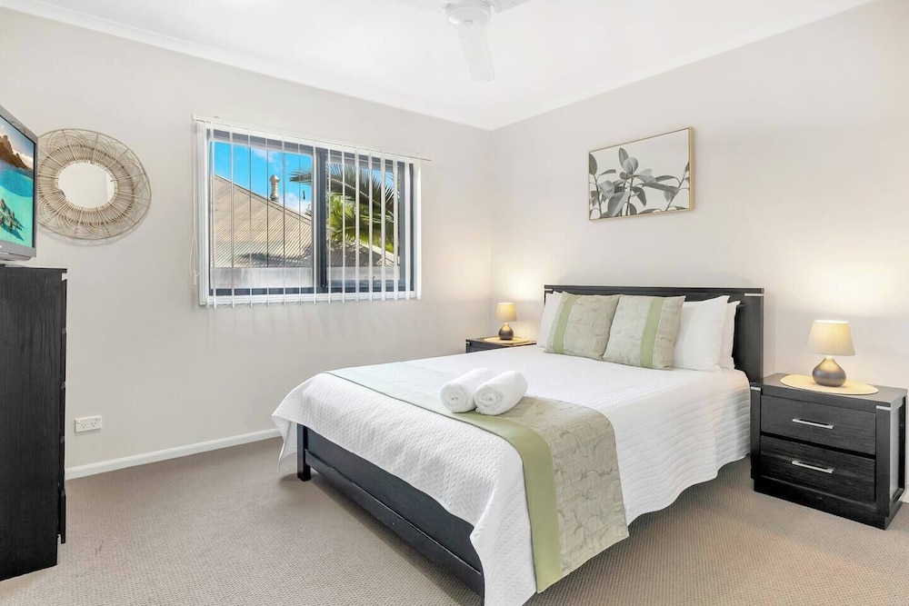 The Edge Steps to Cairns Esplanade Frontage - Cairns | Vrbo