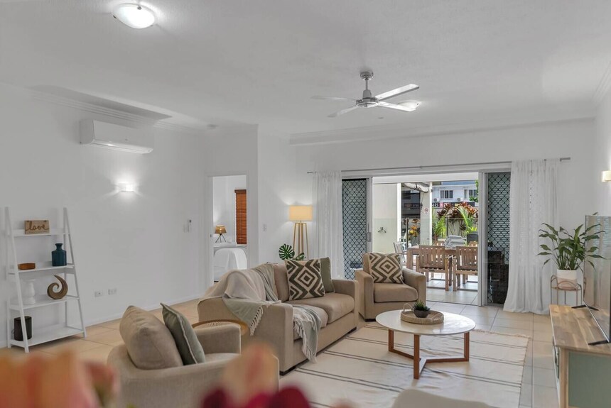 Eclipse A Poolside Family Escape In The Cbd - Queensland