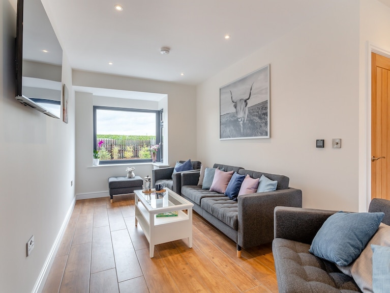 3 Bedroom Accommodation In Carlton Miniott, Near Thirsk - Thirsk