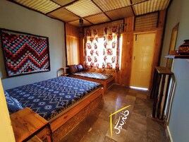 Quarto casal luxo | Escrivaninha, quartos à prova de som, ferros/tábuas de passar roupa