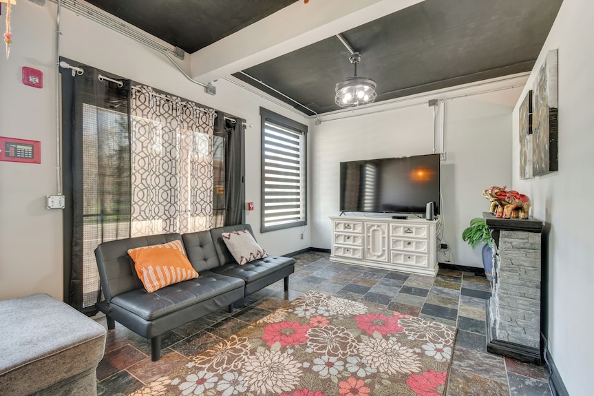 Finger Lakes Condo ~ 4 Mi To Lake & Boat Ramp - Seneca Falls, NY