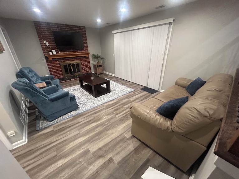 Promo 10% Weekly 15% Monthlyoffcozy Family Retreat: King Beds, Garage, Fast Wifi - Schaumburg, IL