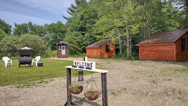Schlafmans Hollow Solar Cabins - New England