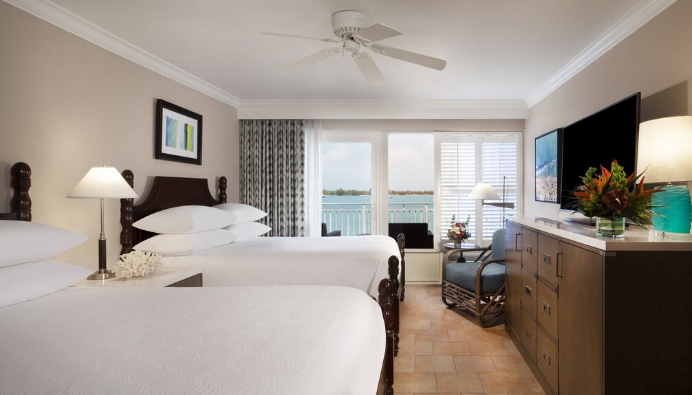 Oceanfront Two Queen, Pier House, Beach Panorama, Custom Decor, Pet-friendly - Key West, FL