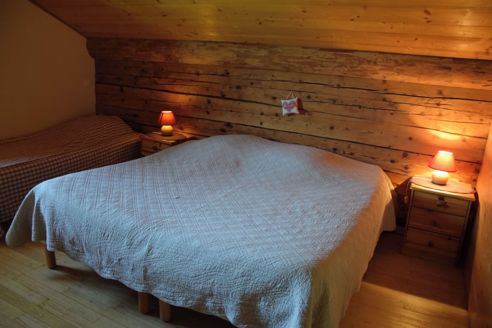Chalet 'Le Vieux Madrier' With Lake View, Private Terrace And Wi-fi - La Clusaz