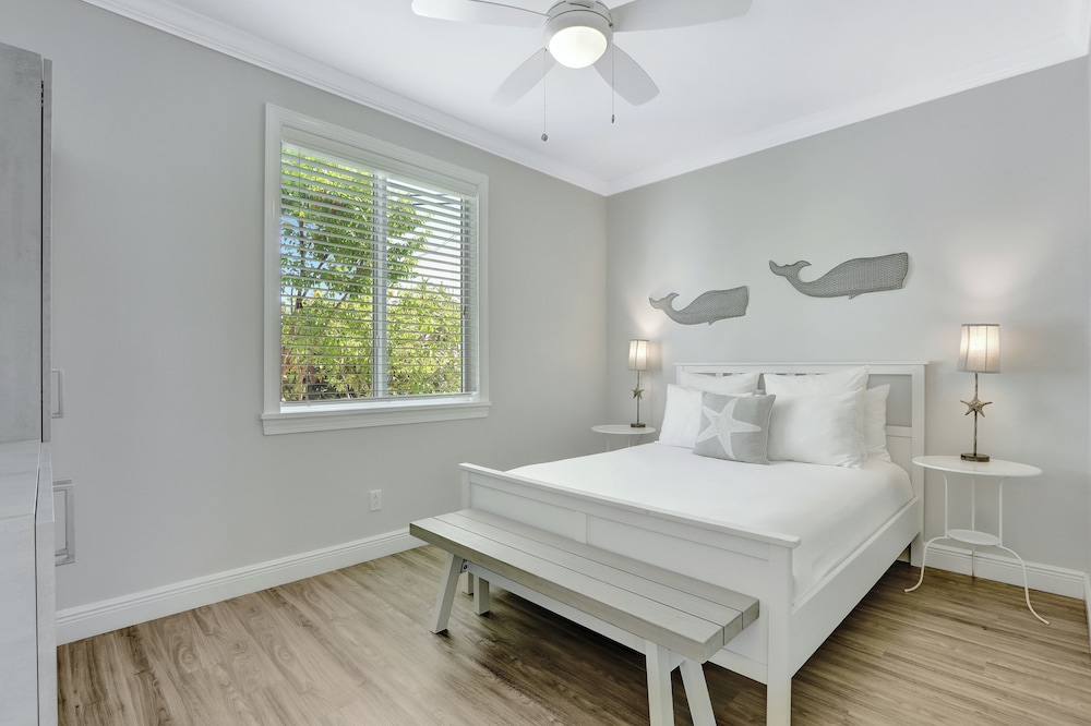 Isla Key Acaí: Waterfront Boutique Resort, Htd Pool, Dock, Walkable - 伊斯拉摩拉