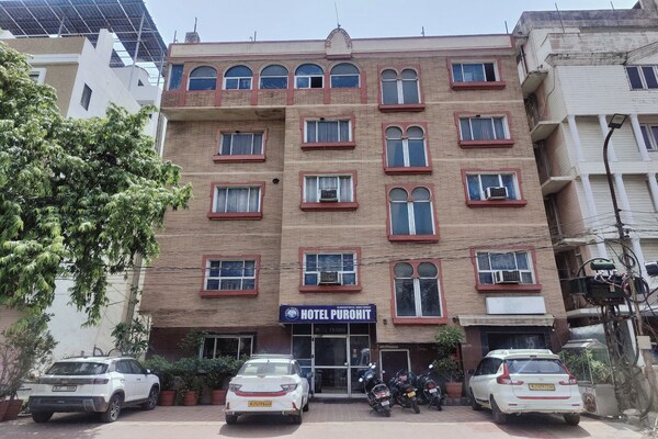 Hotel Purohit Sindhi Camp - Jaipur
