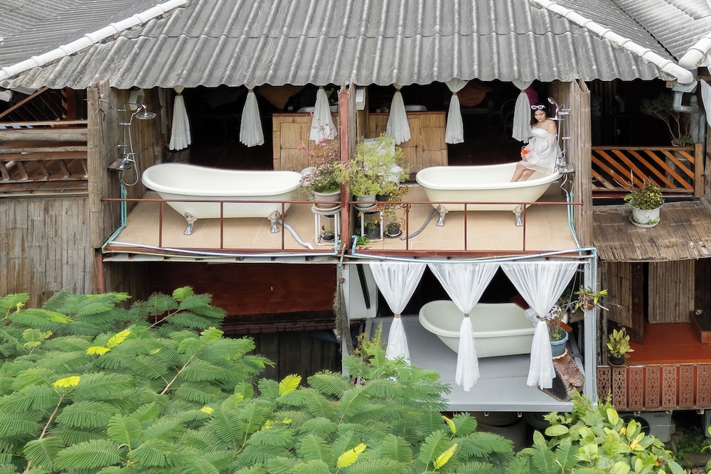 Monruamsuk Homestay Cafe And Bistro - Mae On District