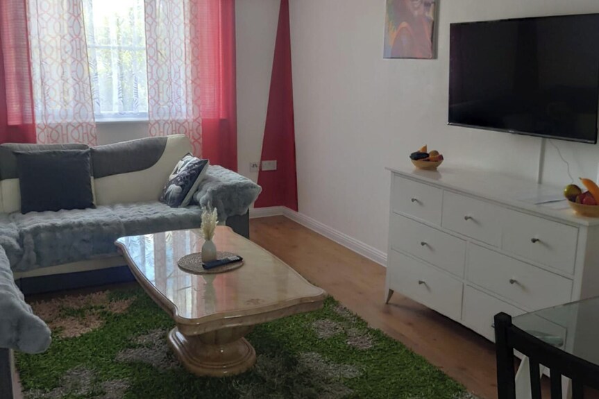 Apartment - Sleeps 5 - Parking - Station Close - 일퍼드