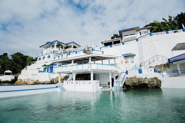 Rockwalled Adventure Resort By Hiverooms - Dalaguete