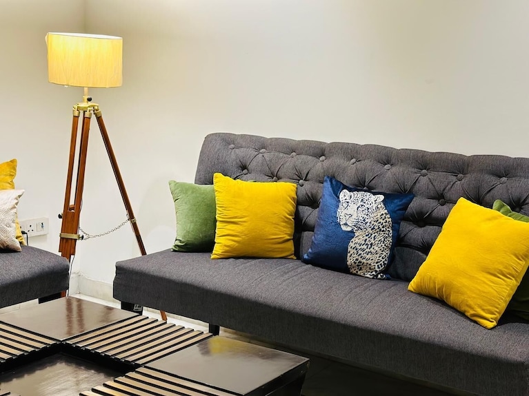 Your Family's Home Away From Home In Rajouri Garden: Couples Welcome!" - Delhi