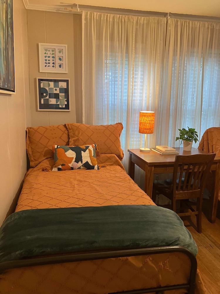 Private Lafayette Getaway: Balcony & Kitchen - Lafayette
