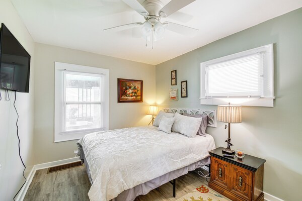 1925 Bungalow-style Home ~ 2 Mi To Downtown Indy! - Indianapolis, IN