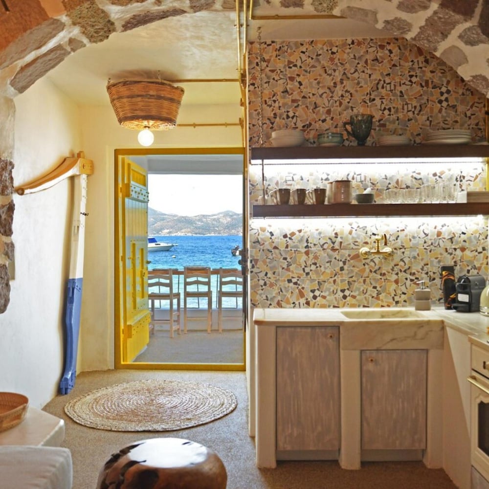 Traditional Sirma In Klima - Milos