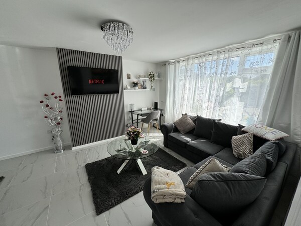 Modern 3-bed Hideaway Near Westgate With Parking - Canterbury