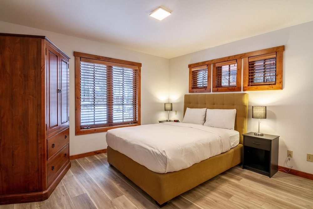 Tranquil Chalet |Wrap-around Deck|pet Friendly - Donnelly, ID