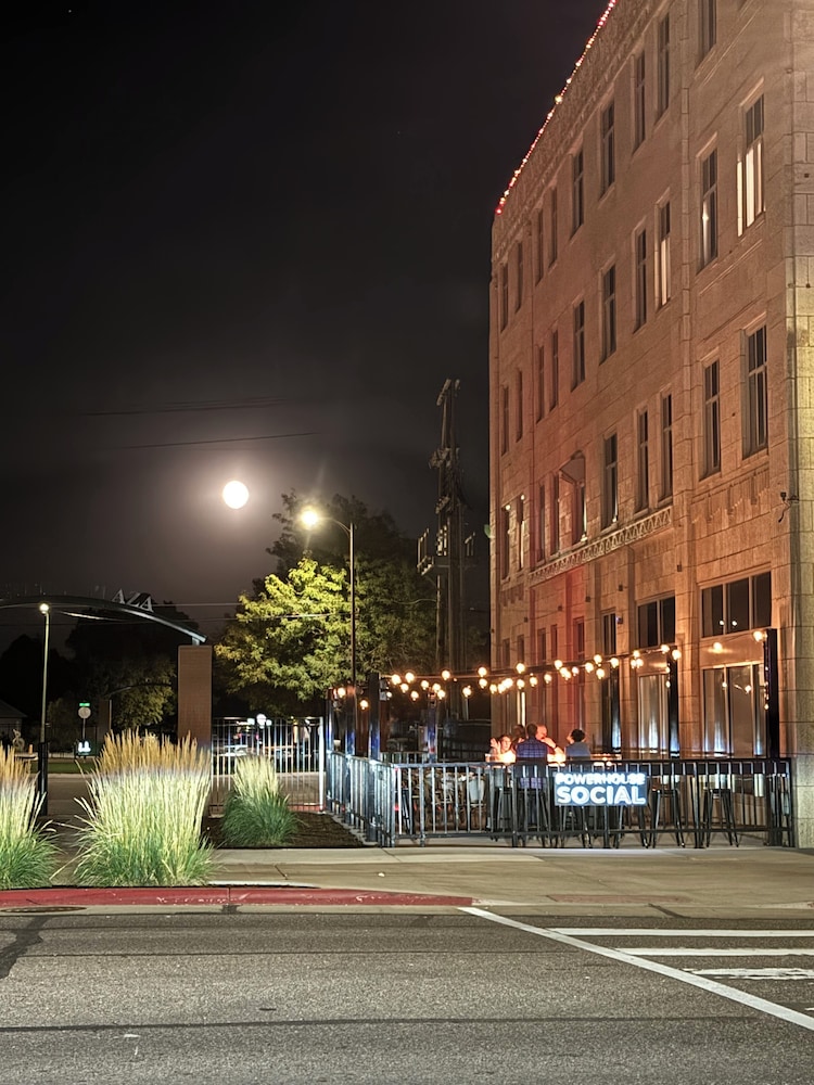 Powerhouse On Broadway - Nebraska