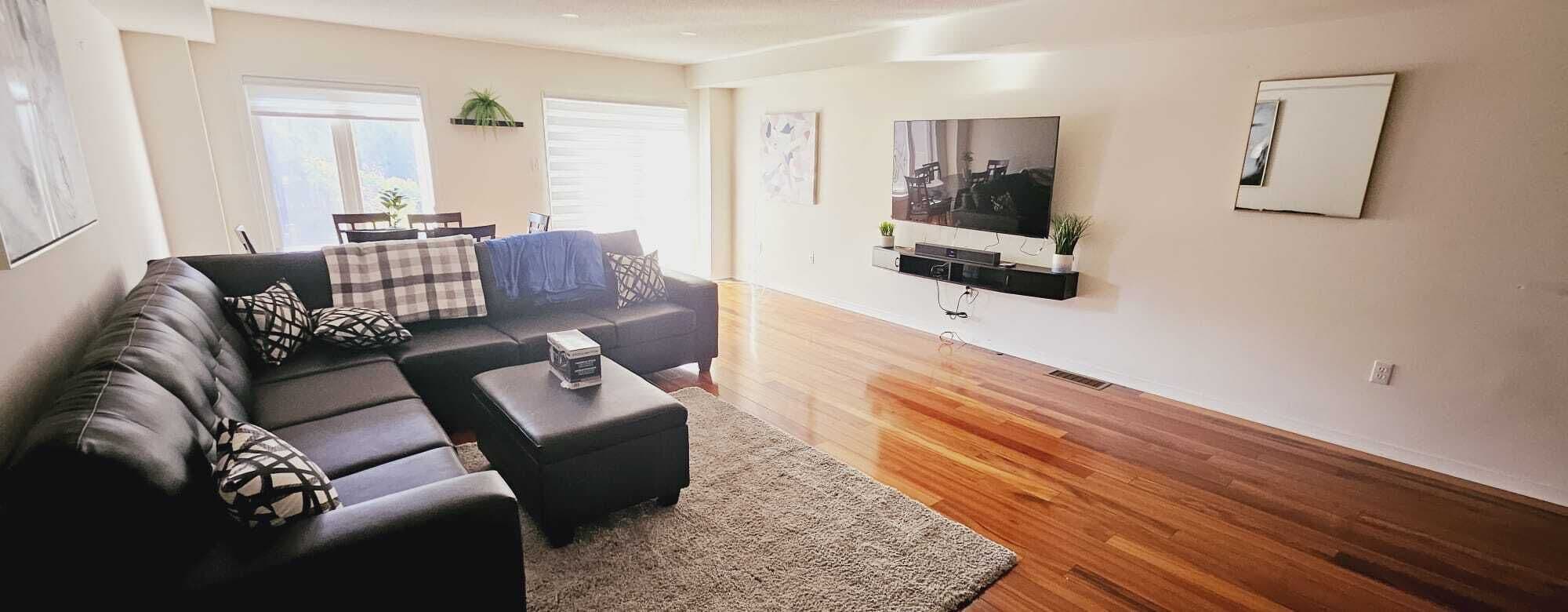 Spacious 4br Home In Mississauga, Sleeps 8+ - Brampton