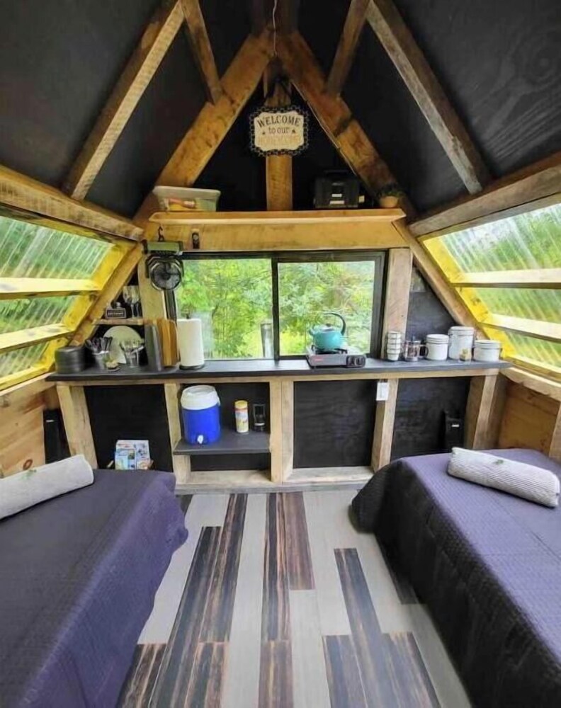 Birds And Bees Treehouse: Connect with Nature ! - Cheboygan County | Vrbo