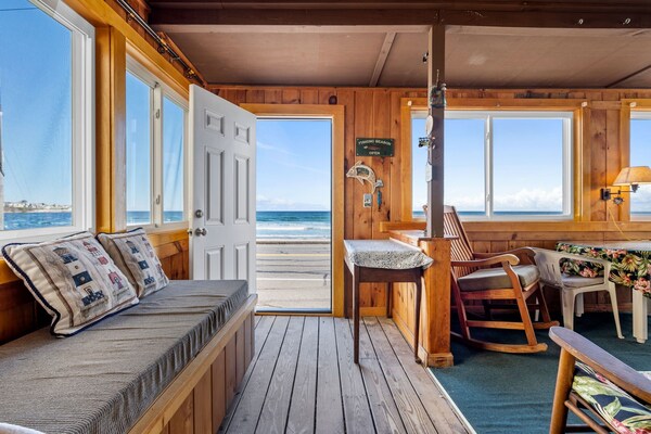 Beachfront Pet Friendly Sleeps 15 Bbq! - York's Wild Kingdom, York