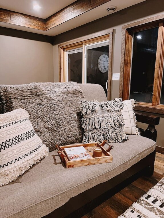 Cozy Two Bedroom Cottage With Indoor Fireplace. - Minnesota