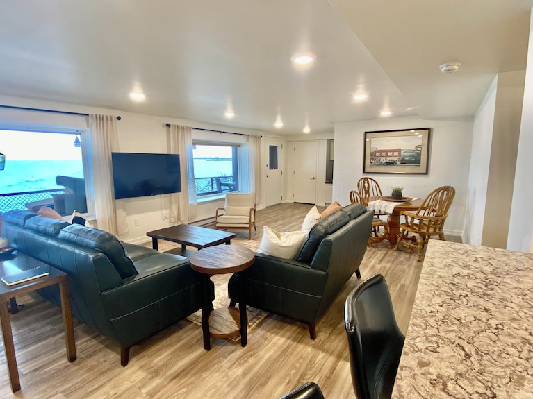 Location And Panoramic Lake Views Will Make For An Unforgettable Experience. - Duluth