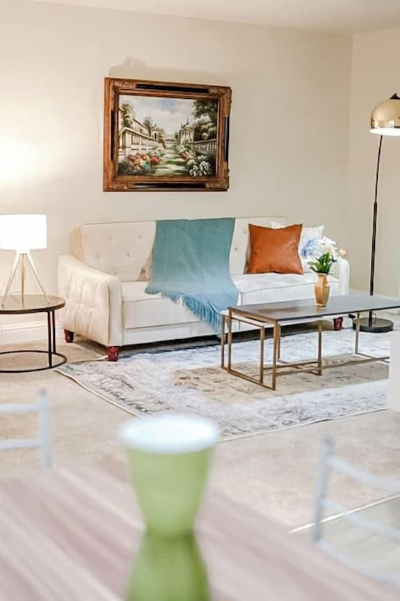 Sleepover | Magical 1bd/1ba + Balcony - Okc - Arcadia Lake, OK