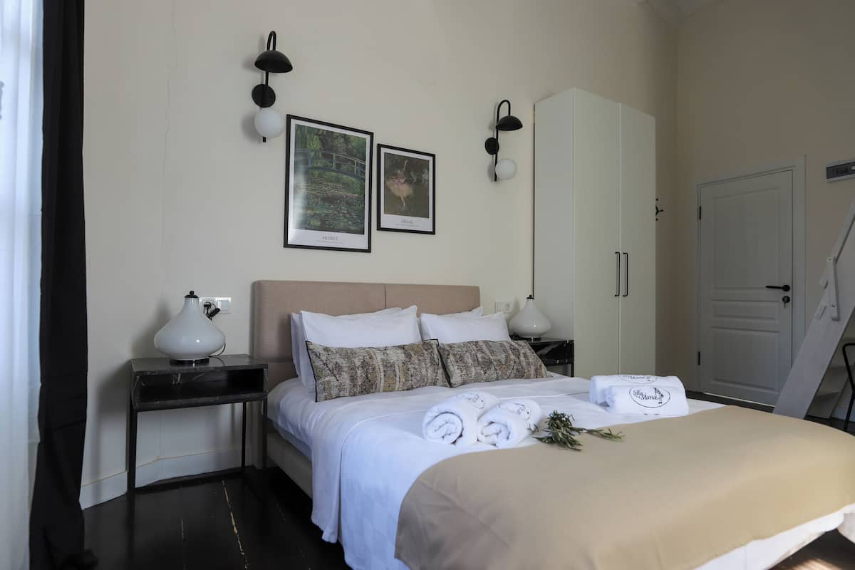 Quarto Superior, Vista para a cidade | 1 quarto, Wi-fi grátis, roupa de cama fornecida