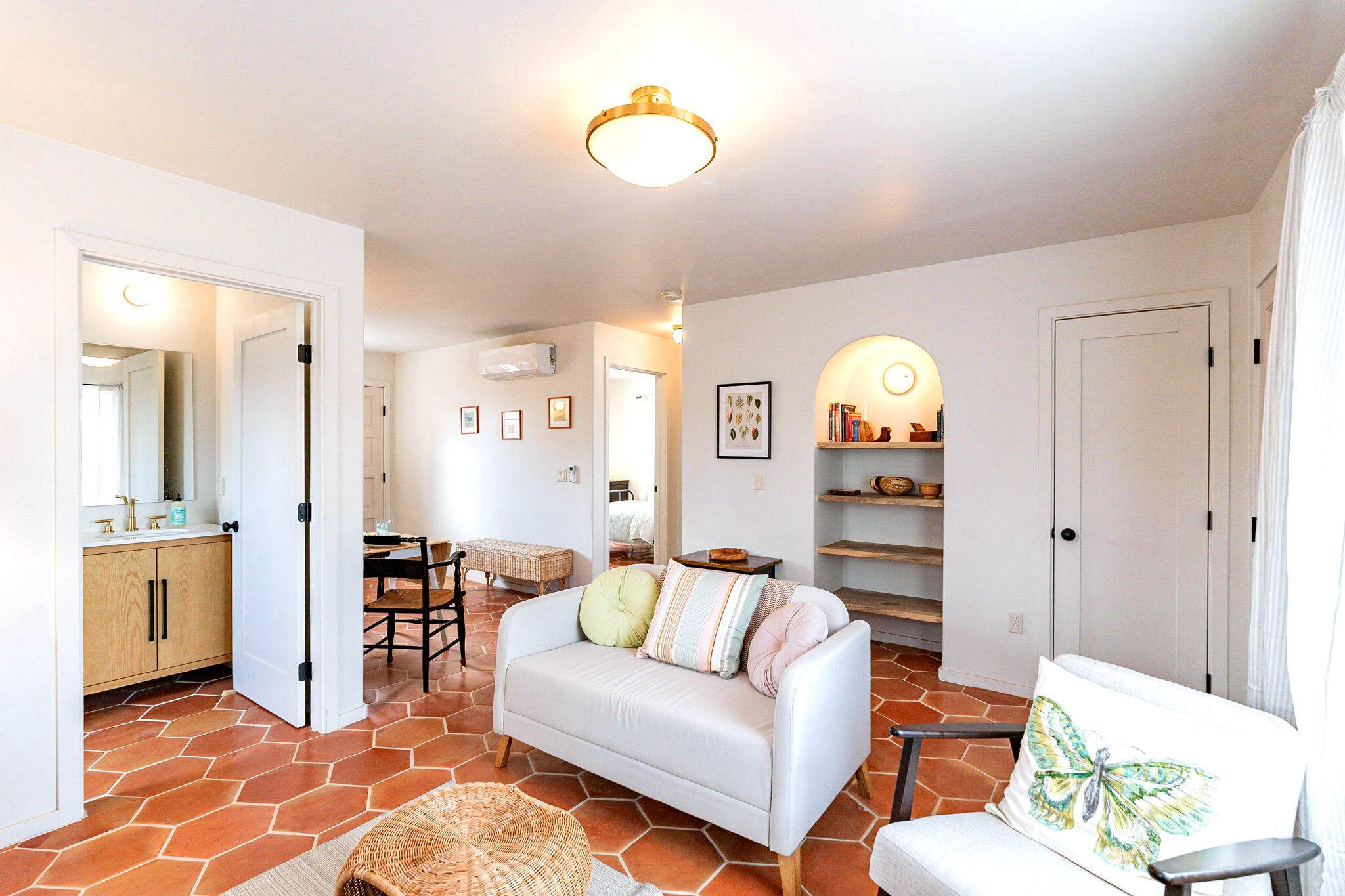 Cute & Cozy 2br/1ba Adobe W Firepit Near Ua & Umc - Low Summer Rates! - Tucson, AZ