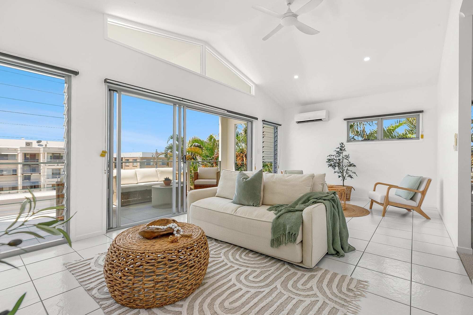 Retreat In The Heart Of Alex - 3br Sleeps 11, Pool - Mooloolaba