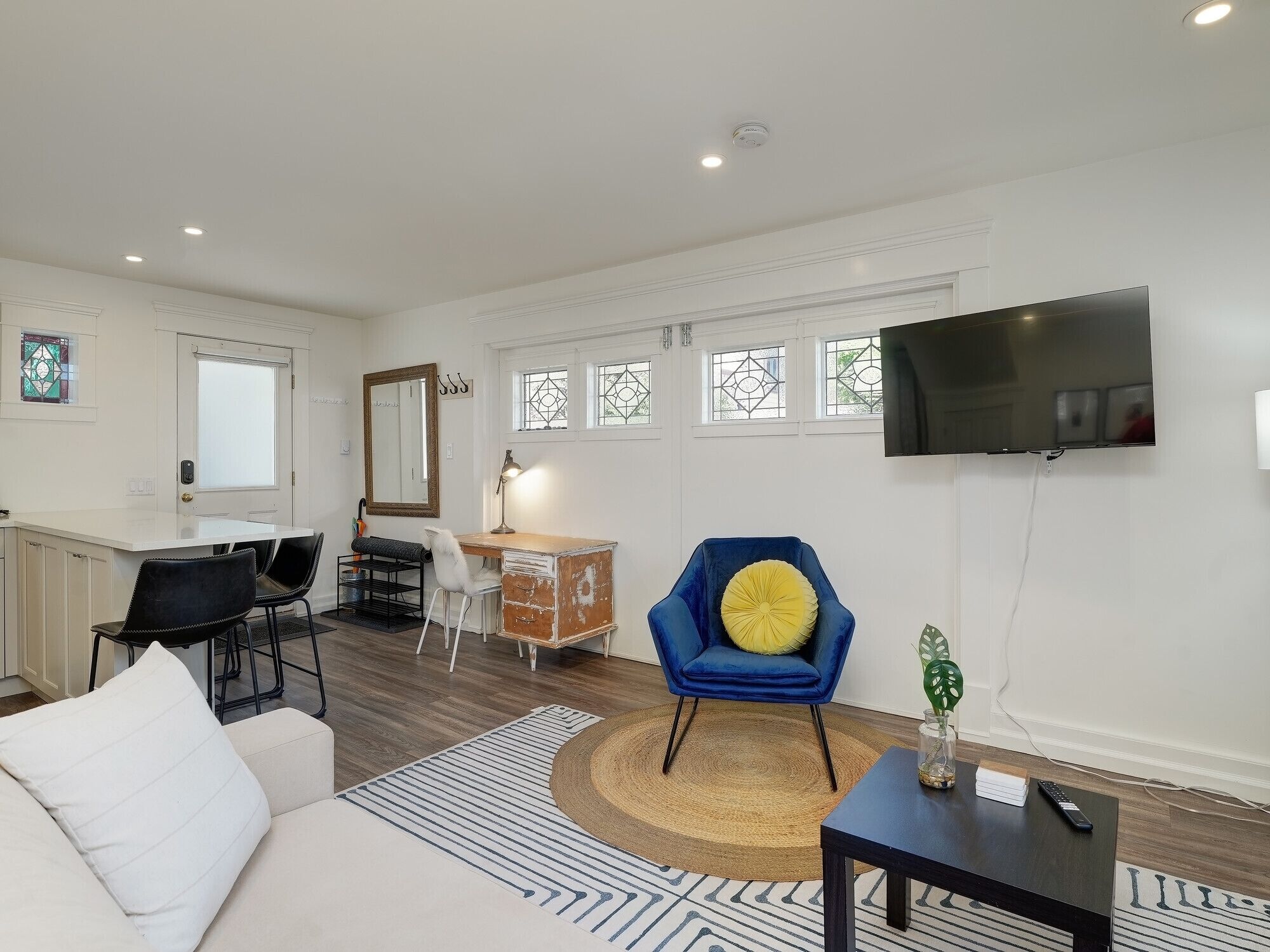 Fairfield Estate Coach House, Close To Cook Street Village By Victoria Prime! - Victoria