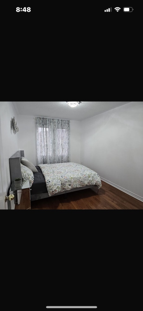 Beautiful Three Bedroom House In Pickering - Ajax, Ontario