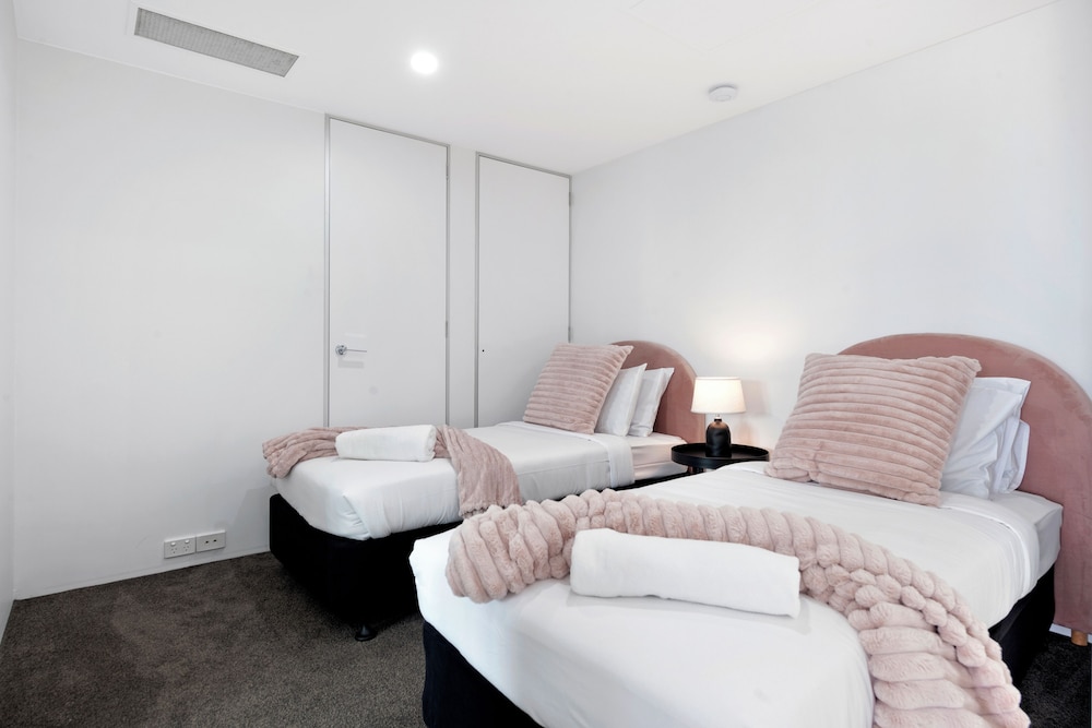 Private Q Tower Apartments - Wow Stay - Surfers Paradise