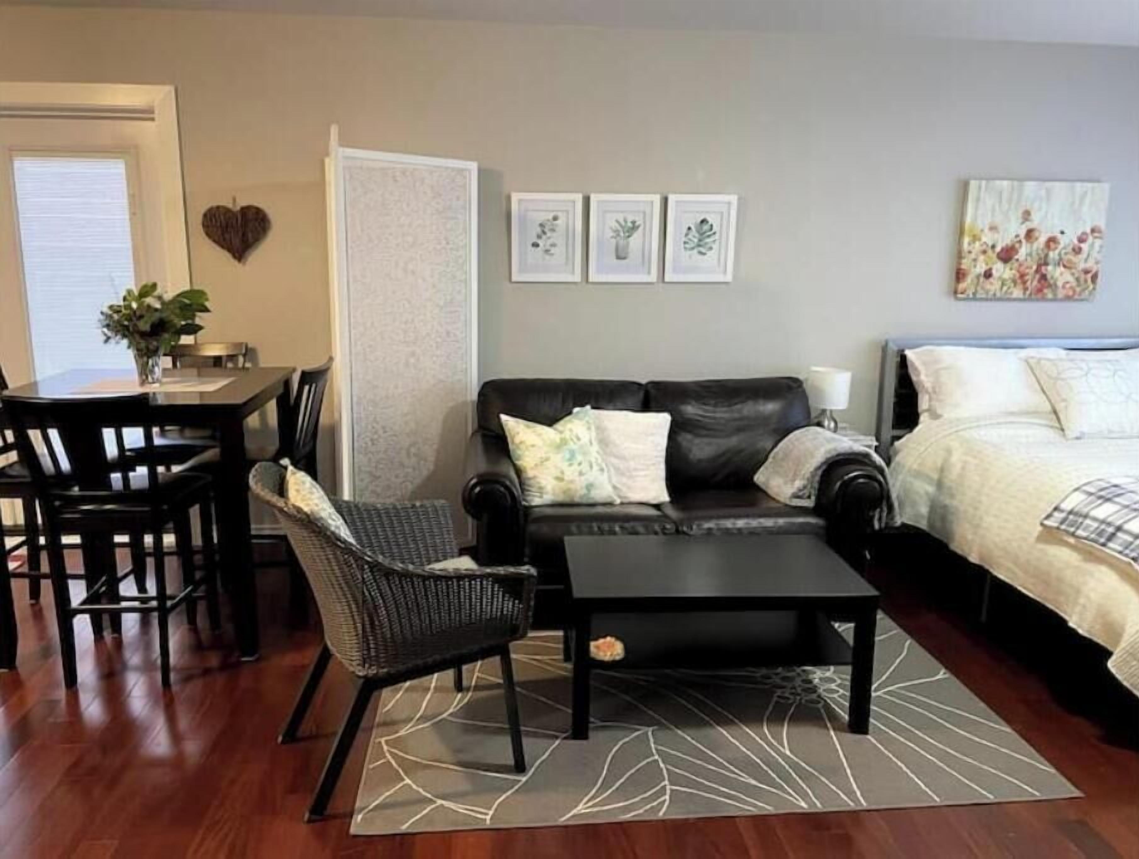 Central Saanich Cozy Suite\n\n - Saanich Peninsula