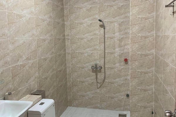 Quarto Duplo Familiar | Casa de banho | Artigos de higiene pessoal grátis