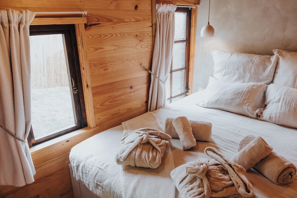 Chalet Aux Portes Des Ardennes Avec Spa Extérieur, Jardin & Terrain De Pétanque - Dinant
